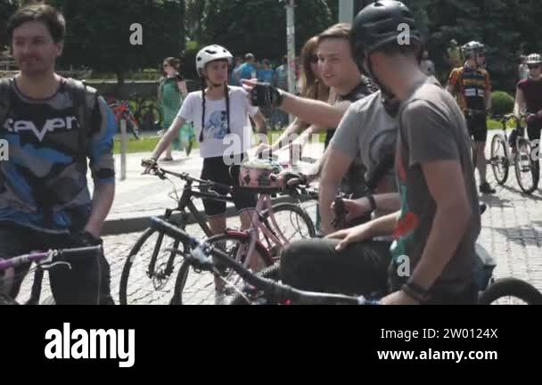 Mountain bike bikes Stock Videos & Footage - HD and 4K Video Clips - Alamy