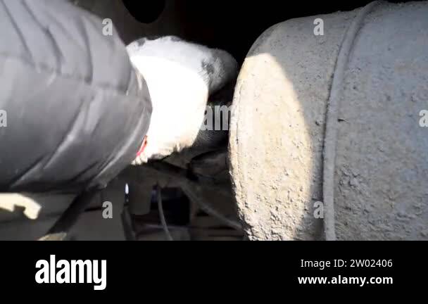 Inflatable tyre compressor with black hose and external pressure sensor ...
