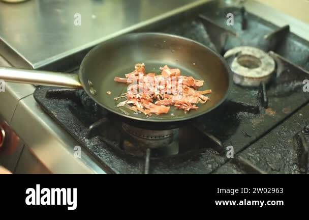 Process frying bacon Stock Videos & Footage - HD and 4K Video Clips - Alamy