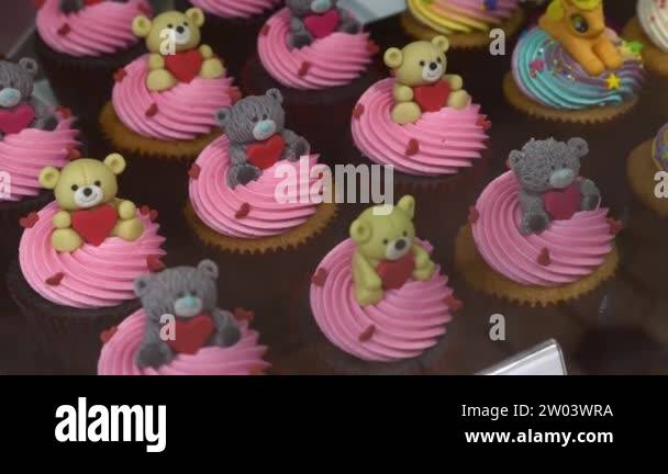 Pink butter cream Stock Videos & Footage - HD and 4K Video Clips - Alamy