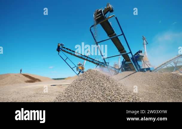 Earth moving equipment machine machinery mine mining coal mineral Stock ...