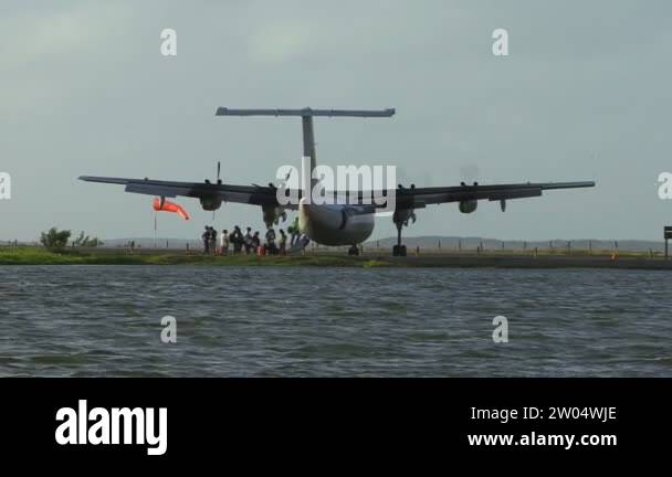 Airplane tourist Stock Videos & Footage - HD and 4K Video Clips - Alamy
