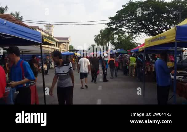 Butterworth, Penang/Malaysia-Jun 10 2018: Pasar malam ramadan at Padang ...