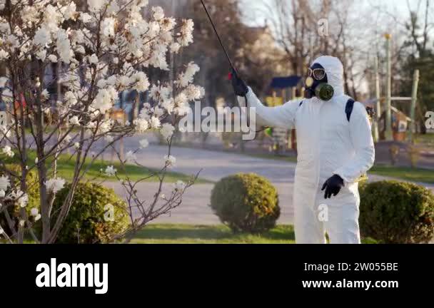 Spraying Pesticide Gas Mask Stock Videos And Footage Hd And 4k Video Clips Alamy