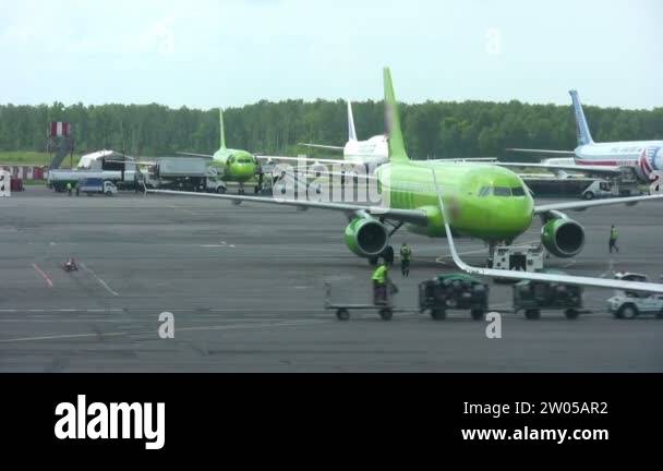 Traffic runway Stock Videos & Footage - HD and 4K Video Clips - Alamy