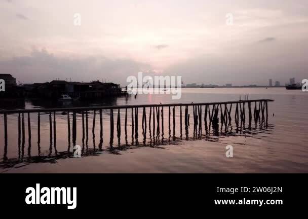 Tan clan jetty Stock Videos & Footage - HD and 4K Video Clips - Alamy