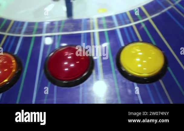 Game on arcade Stock Videos & Footage - HD and 4K Video Clips - Alamy