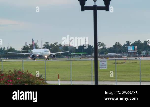 A Delta Airlines Airbus A319-114 Taking Off from Louis Armstrong New ...