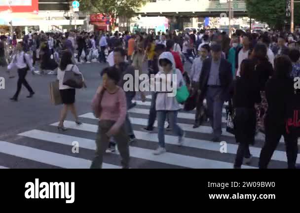 Tokyo, Japan-29 September, 2017: 4K Crowd of pedestrian crossing in ...