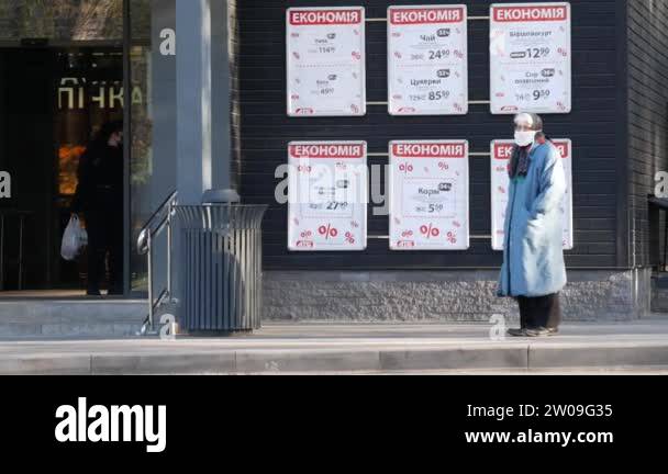 Poor diy Stock Videos & Footage - HD and 4K Video Clips - Alamy