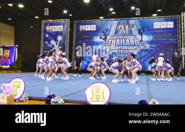 Cheerleading stunt Stock Videos & Footage - HD and 4K Video Clips - Alamy