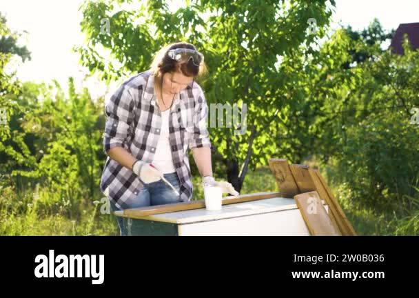 Checked paint Stock Videos & Footage - HD and 4K Video Clips - Alamy