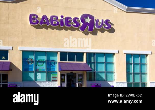 Toys r us exterior Stock Videos & Footage - HD and 4K Video Clips - Alamy