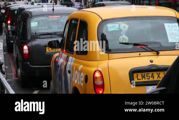 Taxi rank and uk Stock Videos & Footage - HD and 4K Video Clips - Alamy