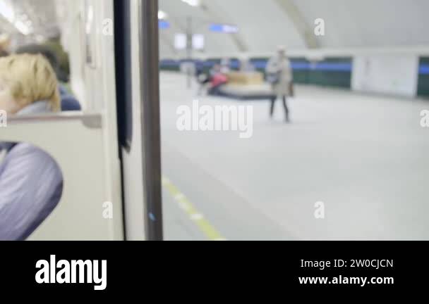 Vagon metro Stock Videos & Footage - HD and 4K Video Clips - Alamy