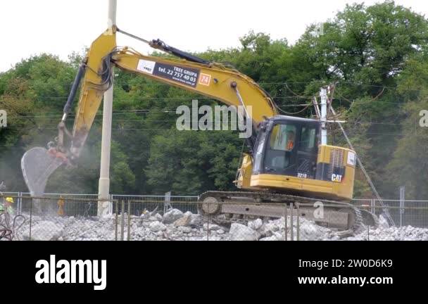 Raking concrete Stock Videos & Footage - HD and 4K Video Clips - Alamy