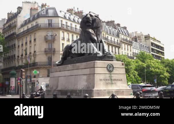 Lion paris Stock Videos & Footage - HD and 4K Video Clips - Alamy