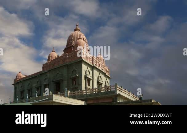 Suchindram temple dedicated to the gods Shiva, Vishnu and Brahma ...