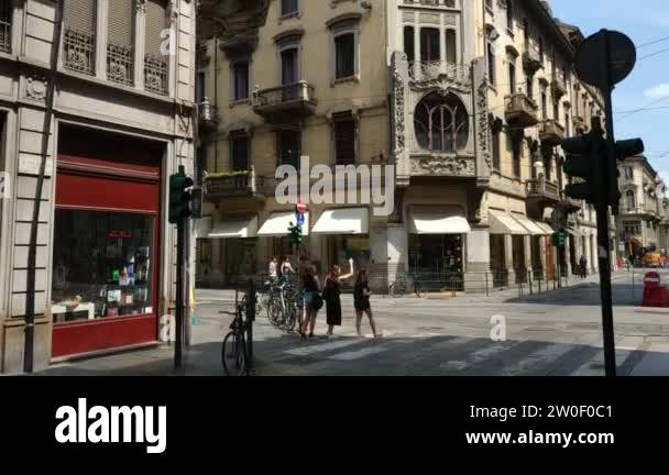 Casa bellini Stock Videos & Footage - HD and 4K Video Clips - Alamy