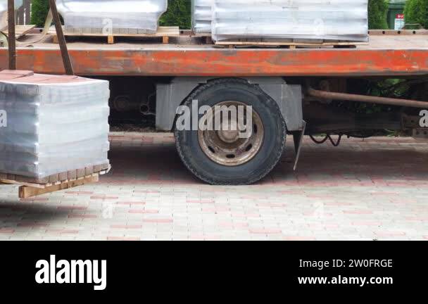 Loading bricks truck Stock Videos & Footage - HD and 4K Video Clips - Alamy