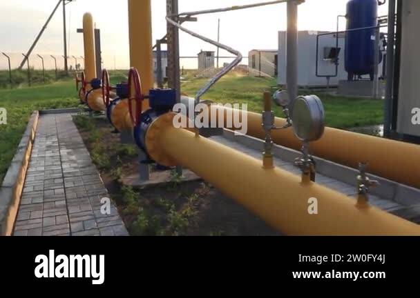 Gas production and processing plant. Pipeline system with pressure ...