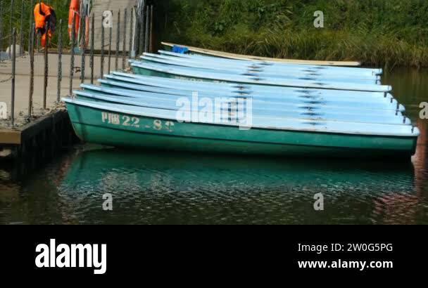 Rowing boats boat Stock Videos & Footage - HD and 4K Video Clips - Alamy