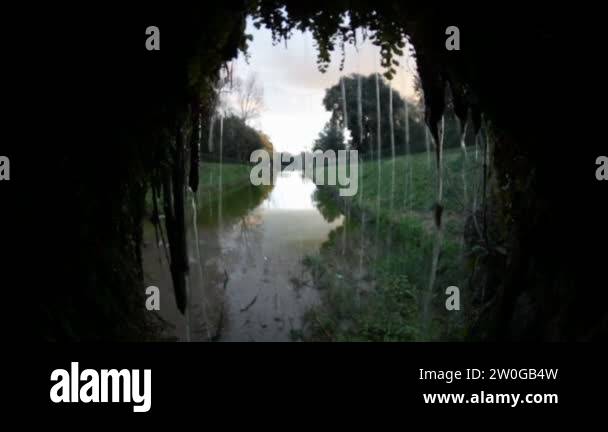 Water drip Stock Videos & Footage - HD and 4K Video Clips - Alamy