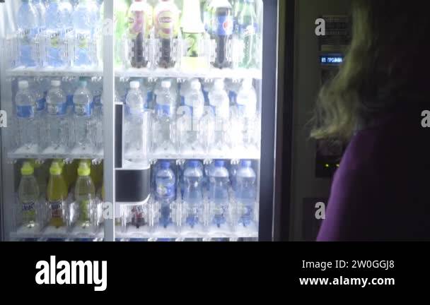 Vending machine tea Stock Videos & Footage - HD and 4K Video Clips - Alamy