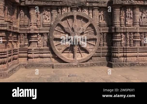 Beautiful carvings on stone wheel in ancient Surya Hindu Temple Konark ...