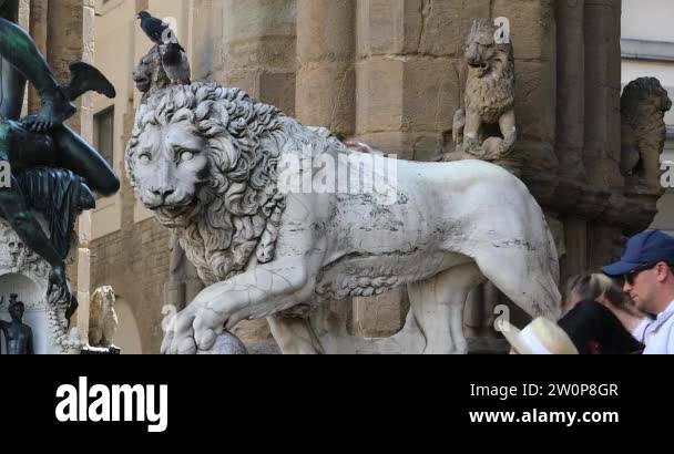 Medici lion statue Stock Videos & Footage - HD and 4K Video Clips - Alamy