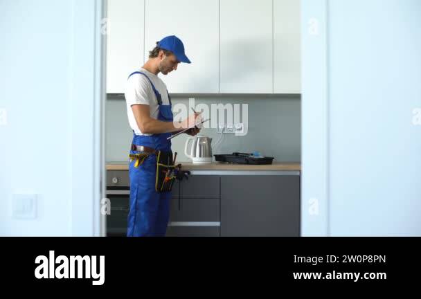 One hour service Stock Videos & Footage - HD and 4K Video Clips - Alamy