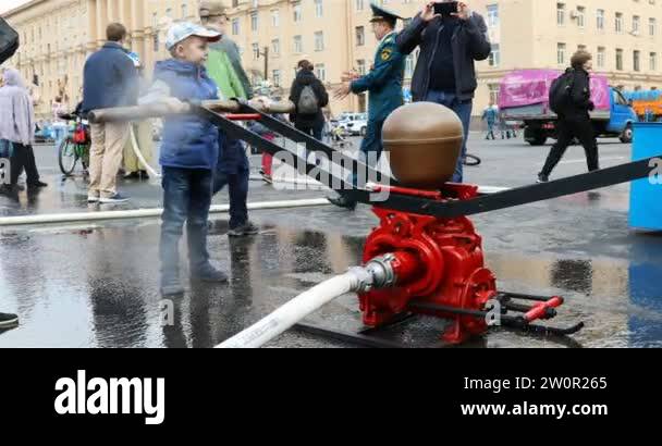 Pump pump square Stock Videos & Footage - HD and 4K Video Clips - Alamy