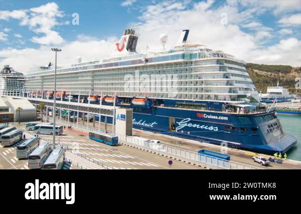 Tui bus Stock Videos & Footage - HD and 4K Video Clips - Alamy