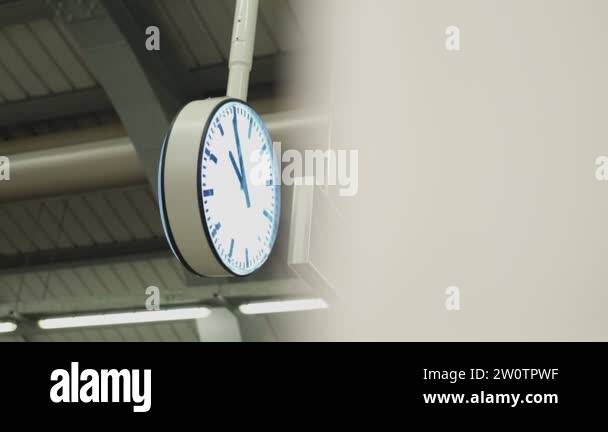 Big public clock Stock Videos & Footage - HD and 4K Video Clips - Alamy