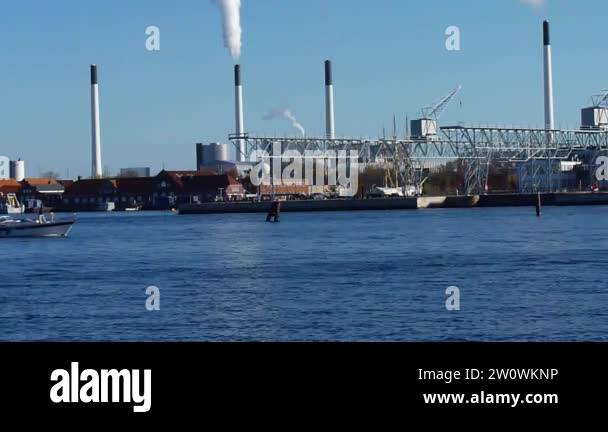 Harbor pollution Stock Videos & Footage - HD and 4K Video Clips - Alamy