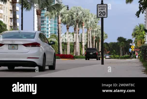 20 mph zone sign Stock Videos & Footage - HD and 4K Video Clips - Alamy