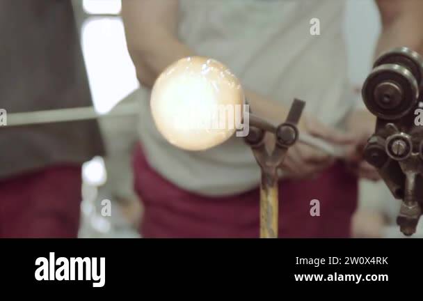 Ruckl crystal Stock Videos & Footage - HD and 4K Video Clips - Alamy