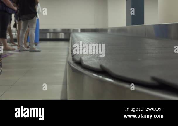 Baggage claim carousel belt Stock Videos & Footage - HD and 4K Video ...