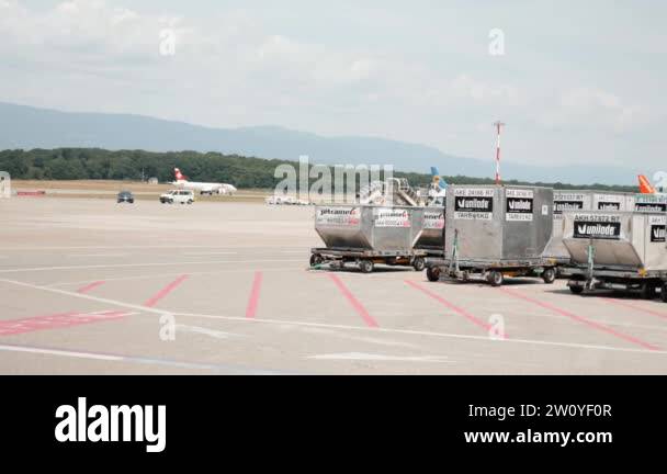 Front of planes Stock Videos & Footage - HD and 4K Video Clips - Alamy