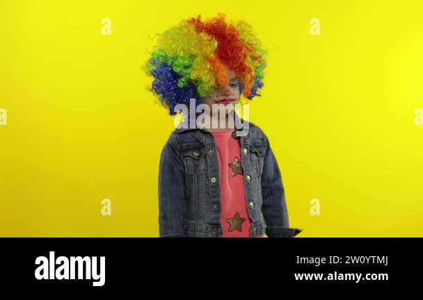 Clown rainbow wig Stock Videos & Footage - HD and 4K Video Clips - Alamy