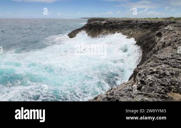 Ocean wave splash on Stock Videos & Footage - HD and 4K Video Clips - Alamy