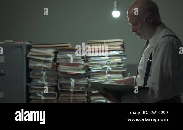 Boss reading a document Stock Videos & Footage - HD and 4K Video Clips ...