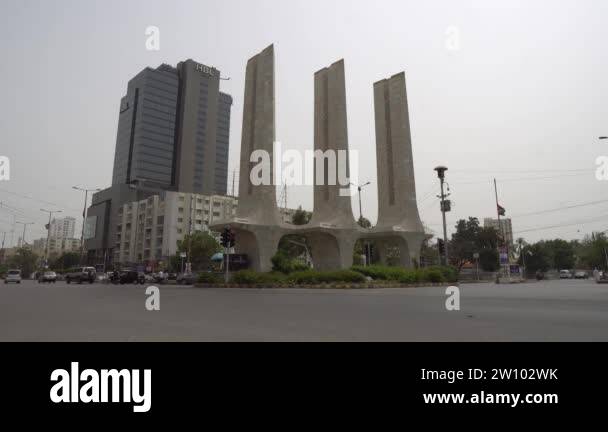 Karachi Teen Talwar Monument 64 Stock Video Footage - Alamy