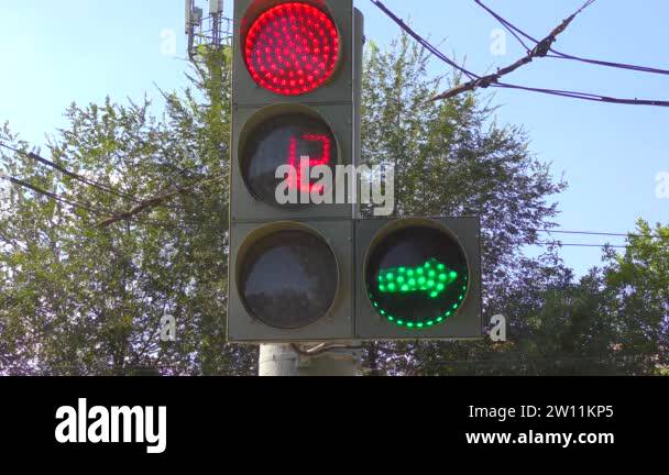 Traffic lights at the intersection produces a countdown Stock Video ...