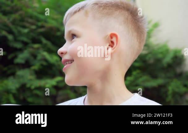 Kid looking in wonder Stock Videos & Footage - HD and 4K Video Clips ...