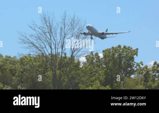 A330 jet airliner Stock Videos & Footage - HD and 4K Video Clips - Alamy