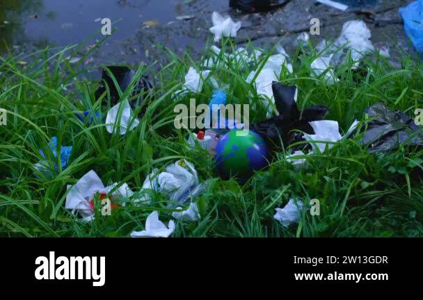 Throwing earth Stock Videos & Footage - HD and 4K Video Clips - Alamy