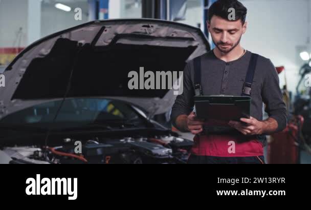 Straight map Stock Videos & Footage - HD and 4K Video Clips - Alamy