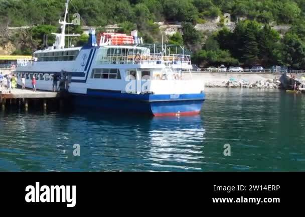 Mooring of the ship Stock Videos & Footage - HD and 4K Video Clips - Alamy