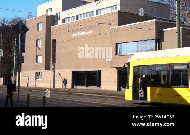 Berliner mauer berlin wall Stock Videos & Footage - HD and 4K Video ...
